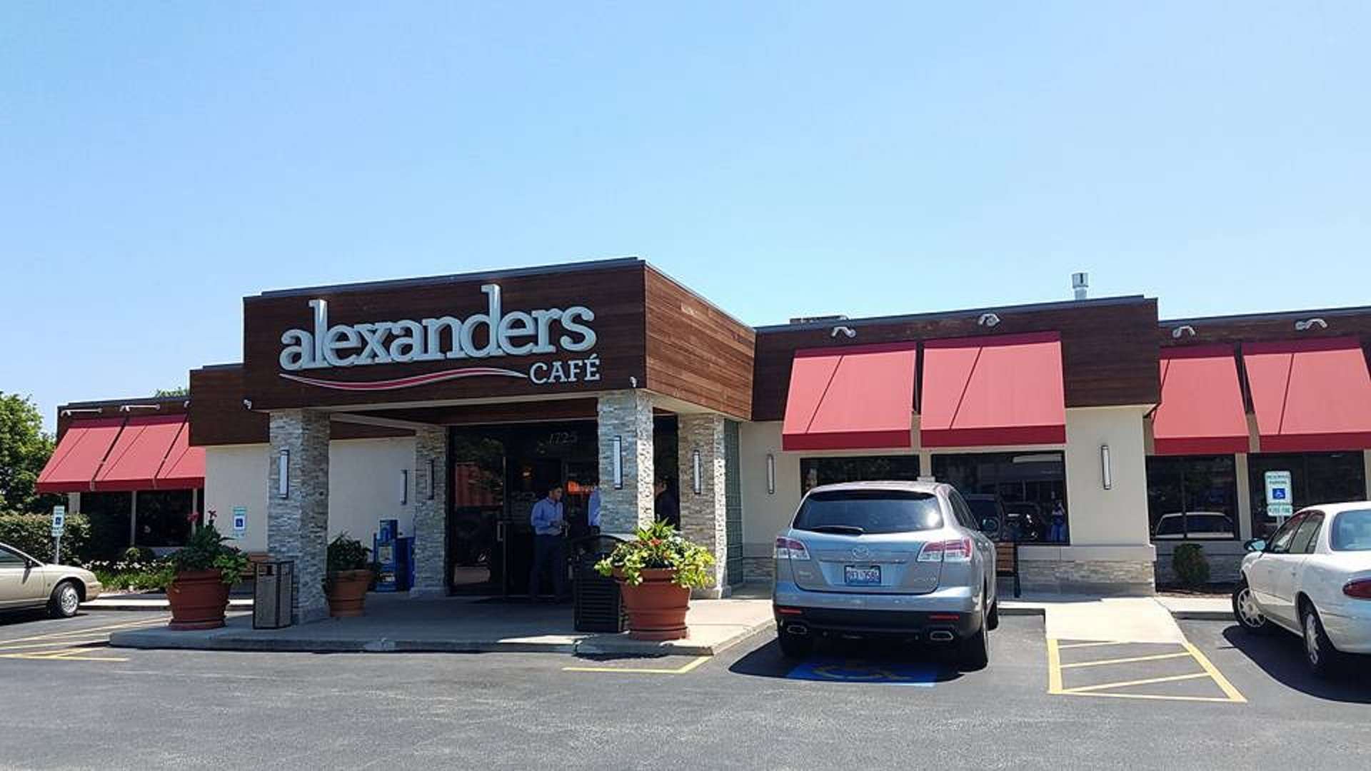 Alexander's Cafe - Elgin | Enjoy Illinois