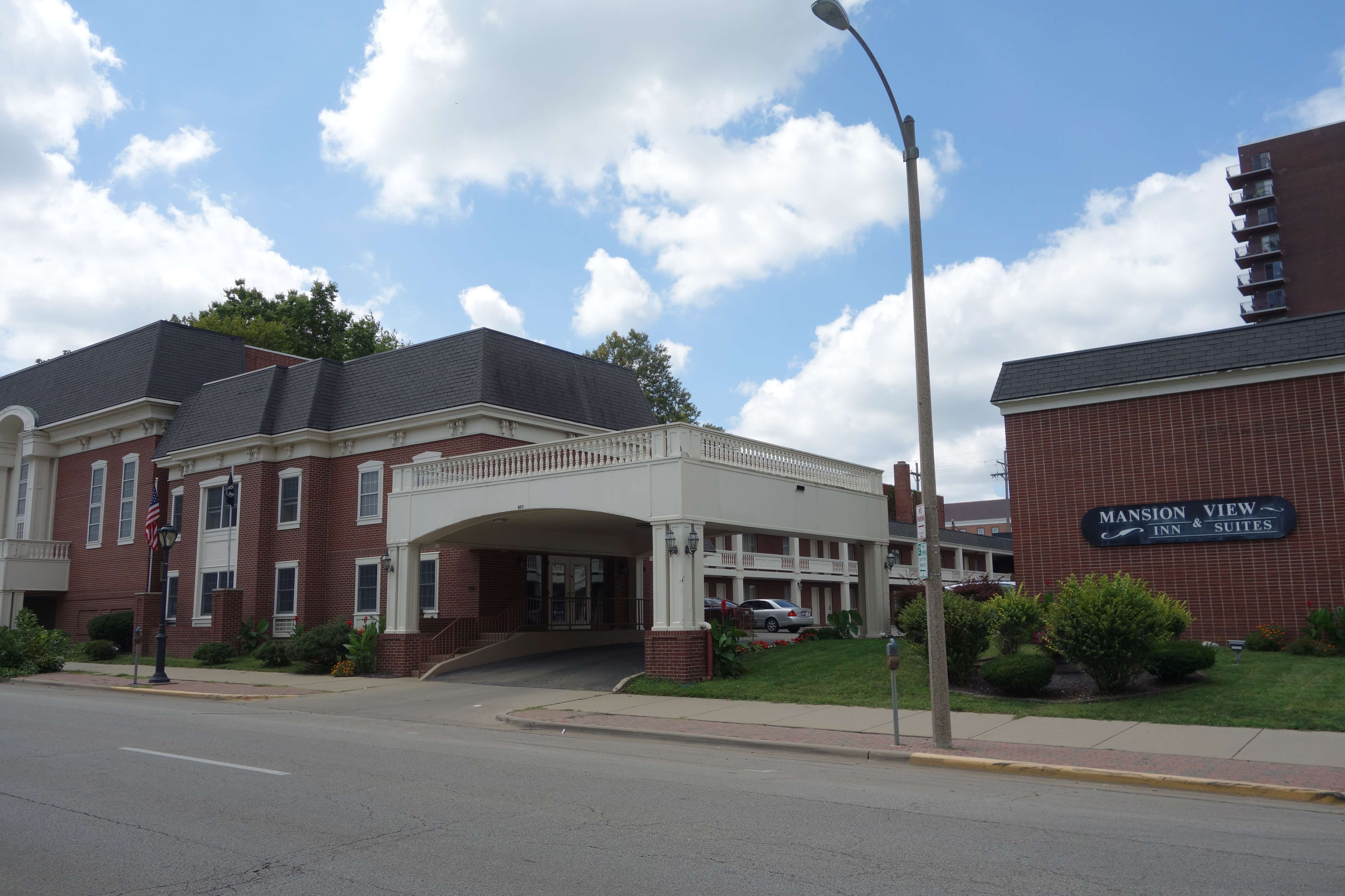 Mansion View Inn & Suites - Springfield | Enjoy Illinois