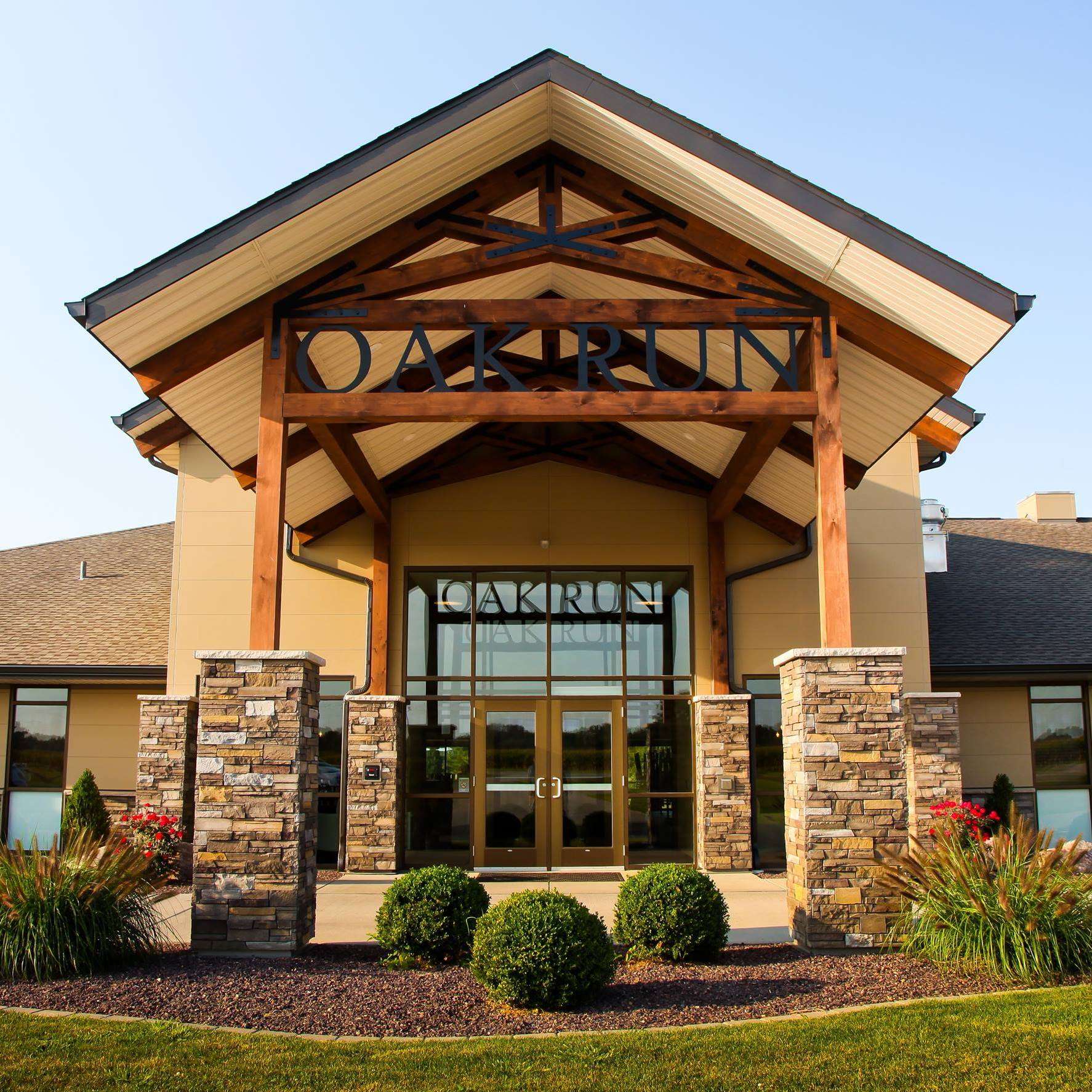 The Watering Hole at Oak Run | Enjoy Illinois