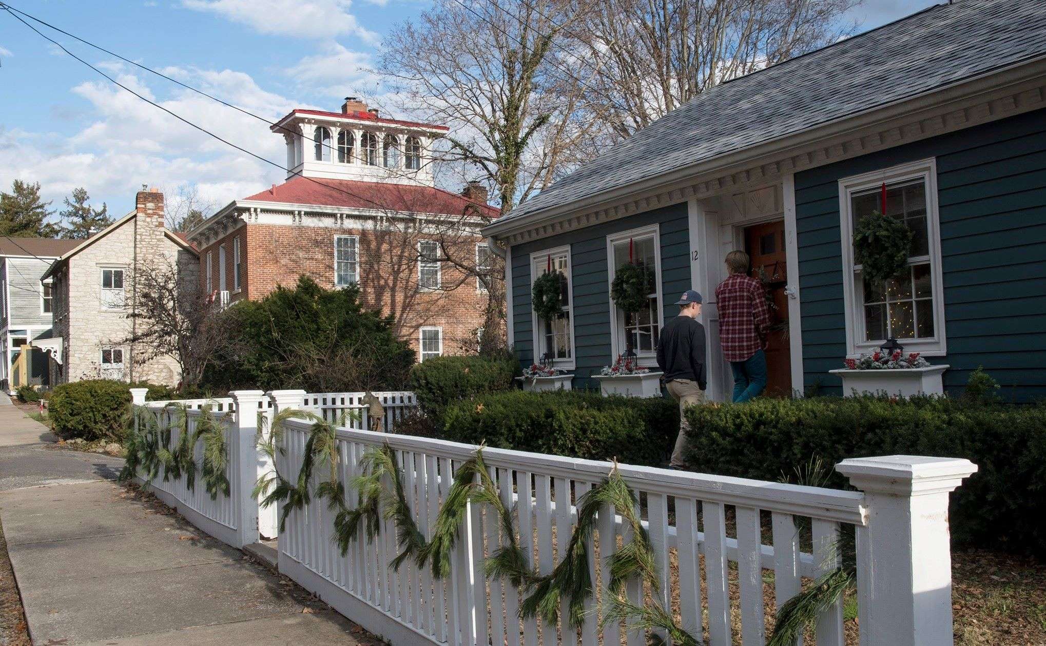 The Elsah Holiday Walk | Enjoy Illinois