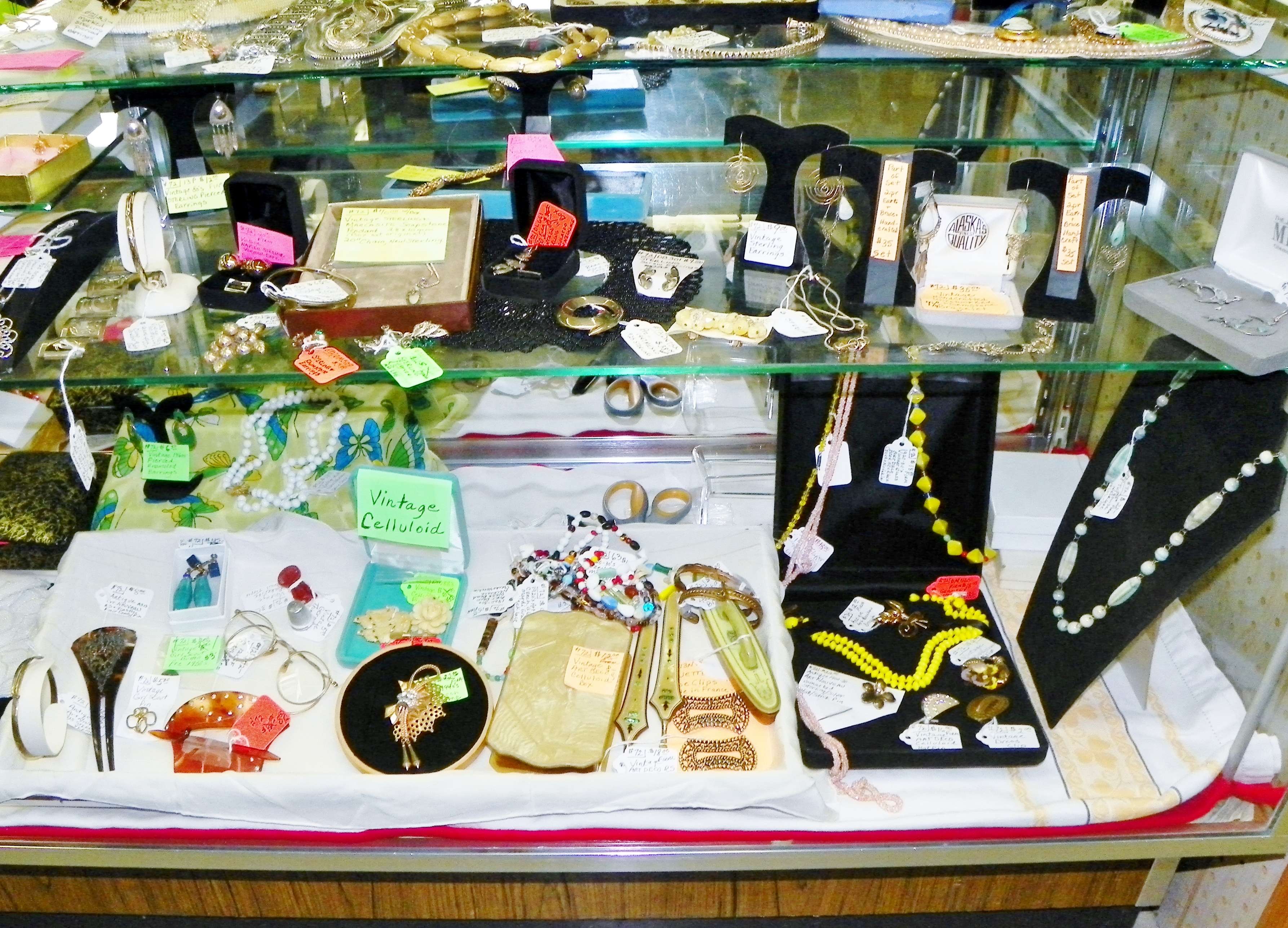 Clinton Antique Mall | Enjoy Illinois | Enjoy Illinois