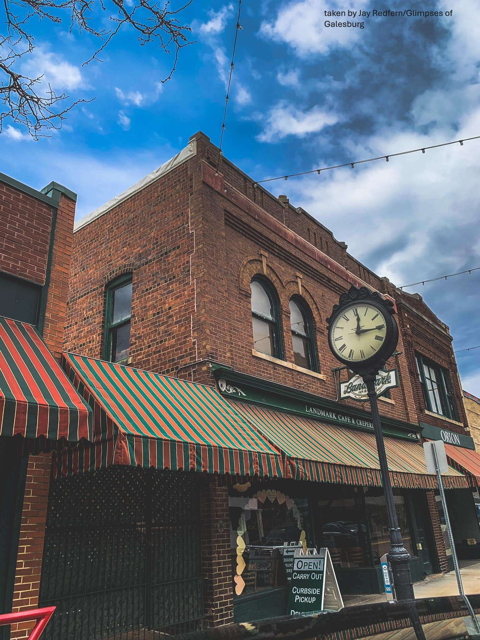 Landmark Café and Creperie | Enjoy Illinois
