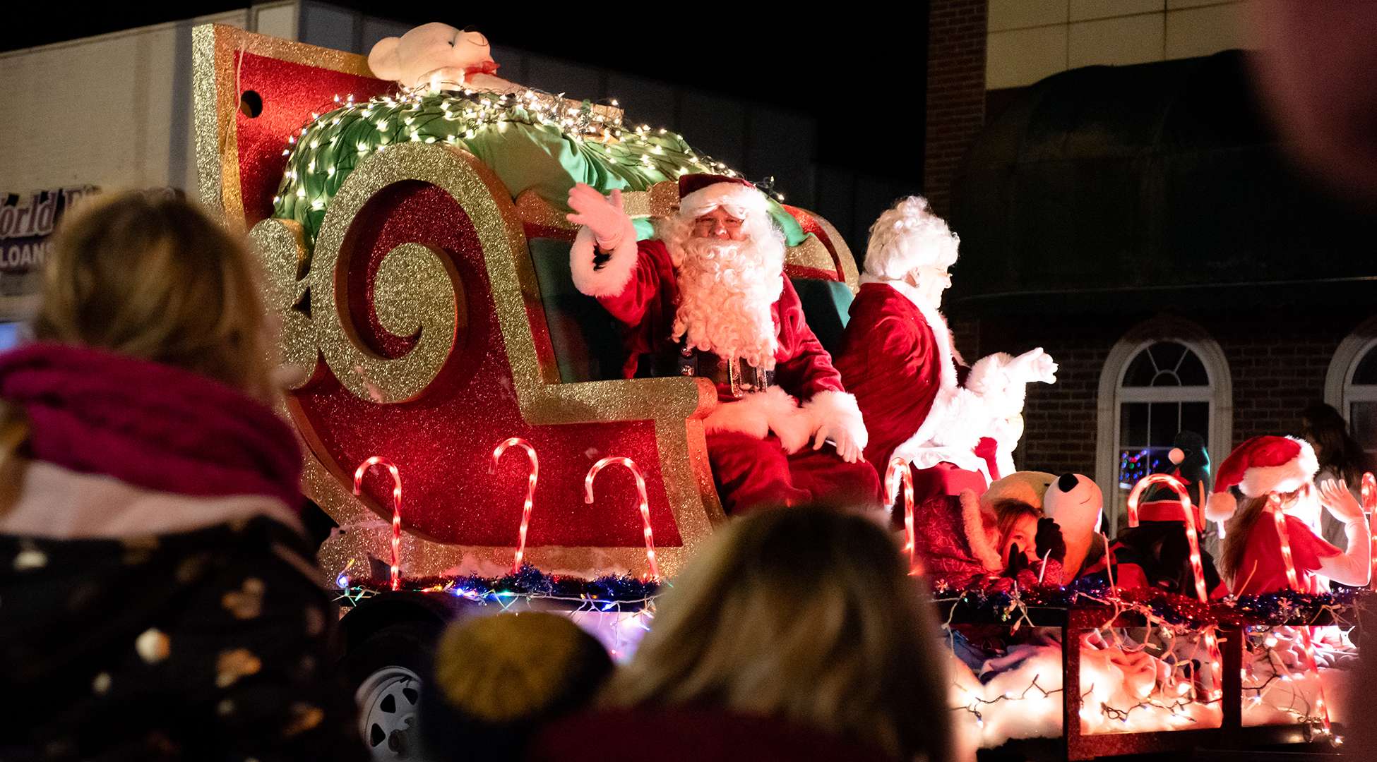2025 Night of Lights Parade & Carriage Rides | Enjoy Illinois