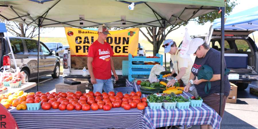 Alton Farmers' & Artisans' Market | Enjoy Illinois