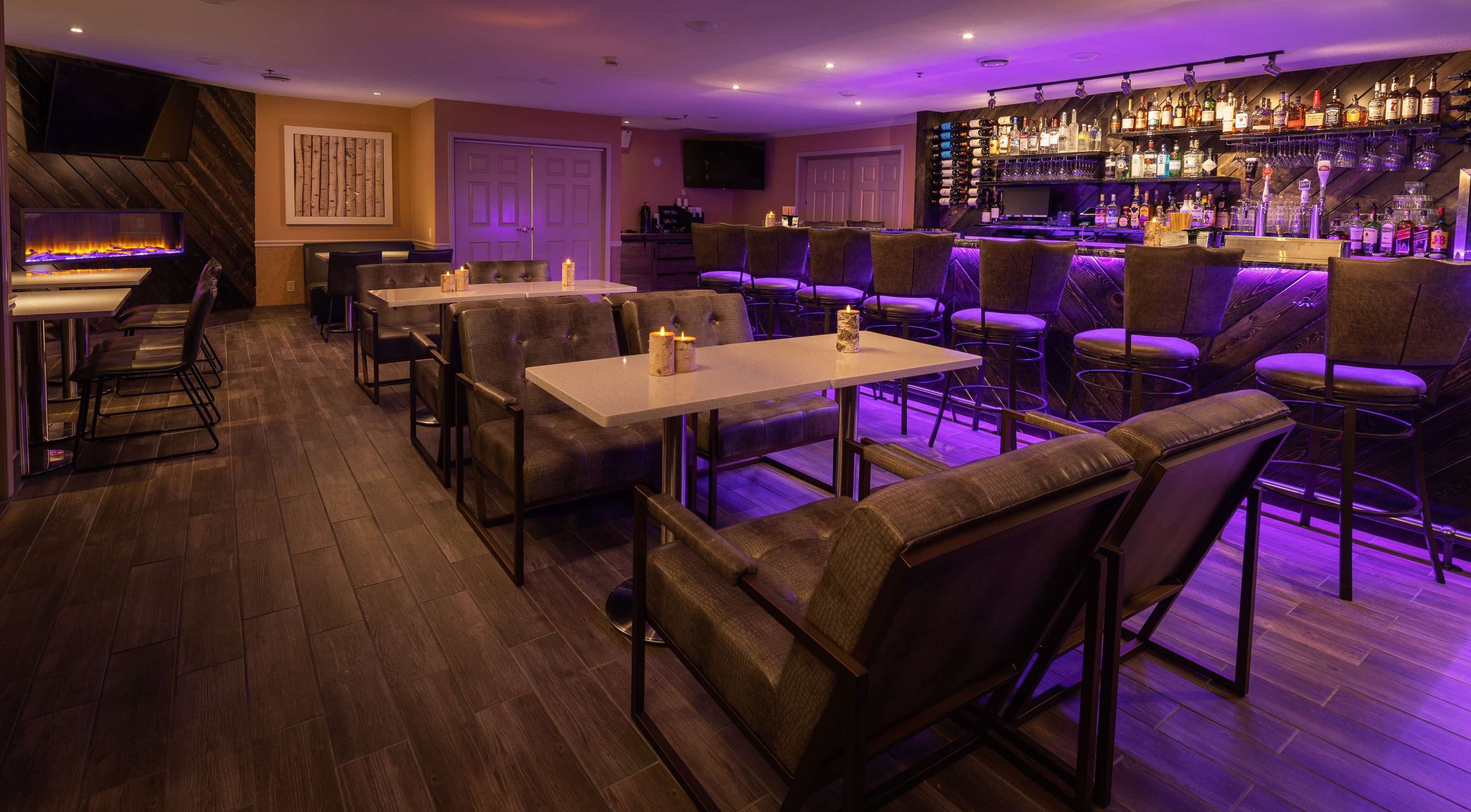 Birch Lounge Bar & Bistro | Enjoy Illinois