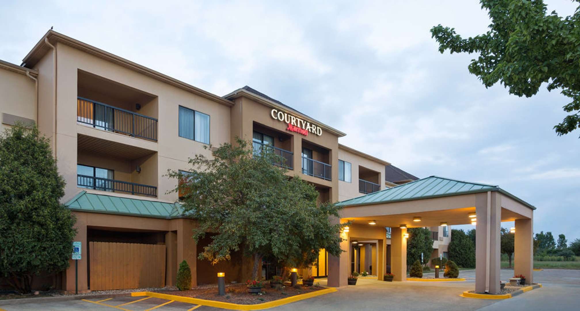 Courtyard by Marriott - Springfield | Enjoy Illinois