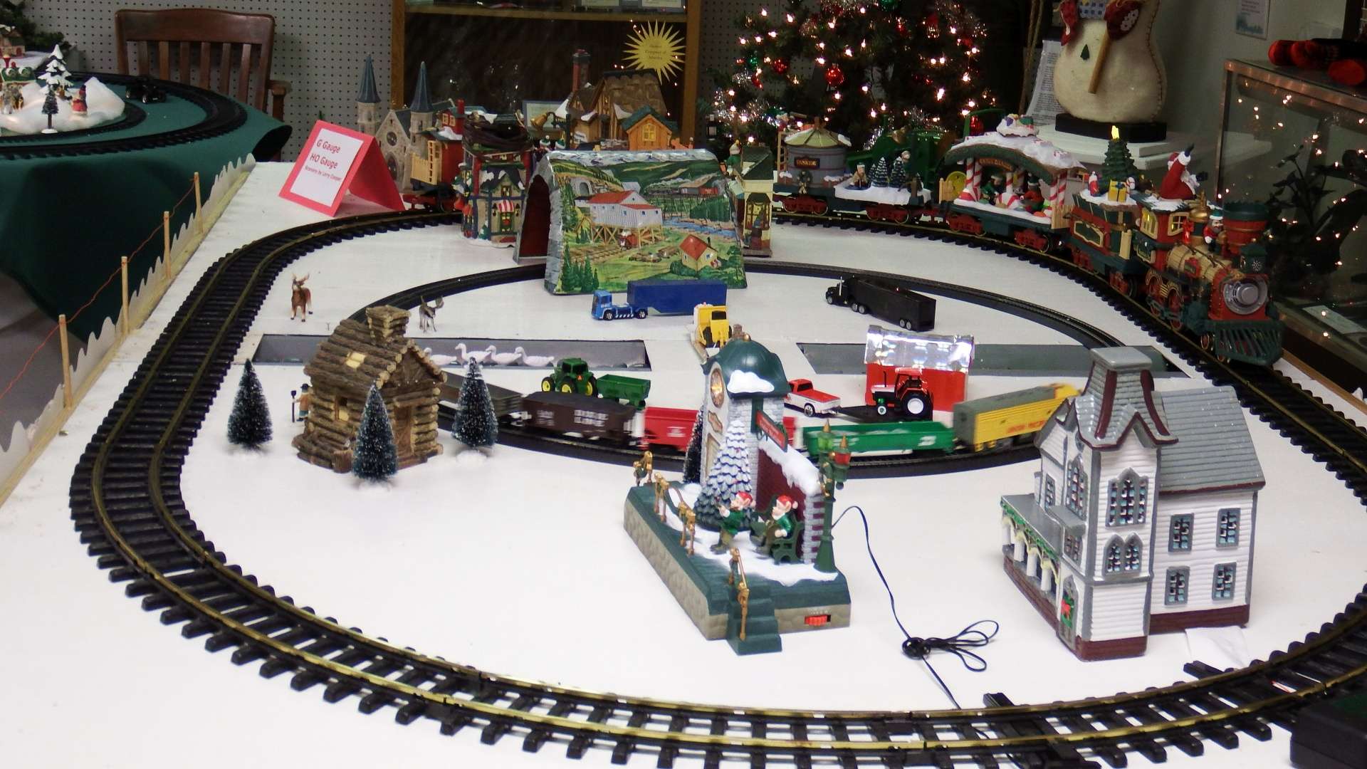 Christmas Model Train and Nativity Exhibit | Enjoy Illinois