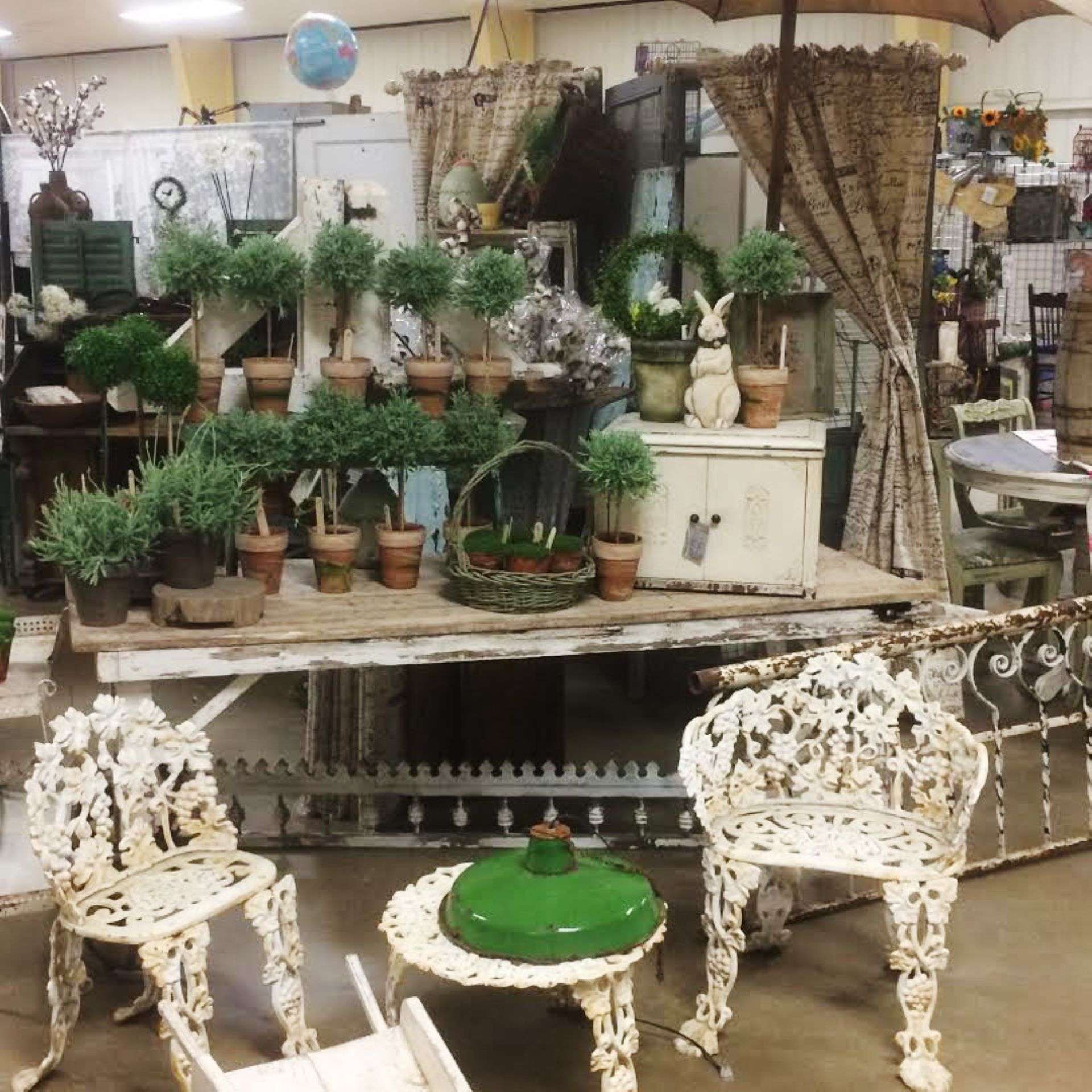 Forever Vintage Market | Enjoy Illinois