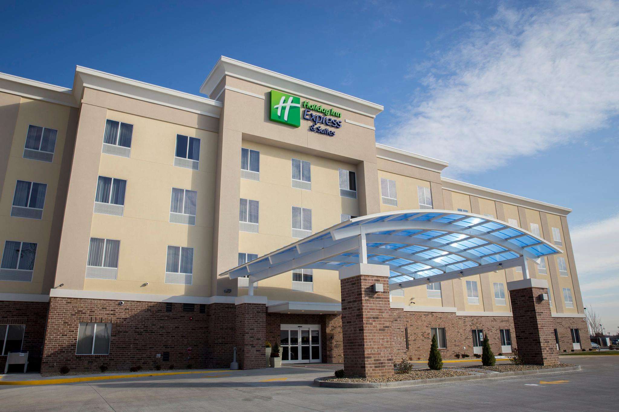 Holiday Inn Express and Suites | Enjoy Illinois