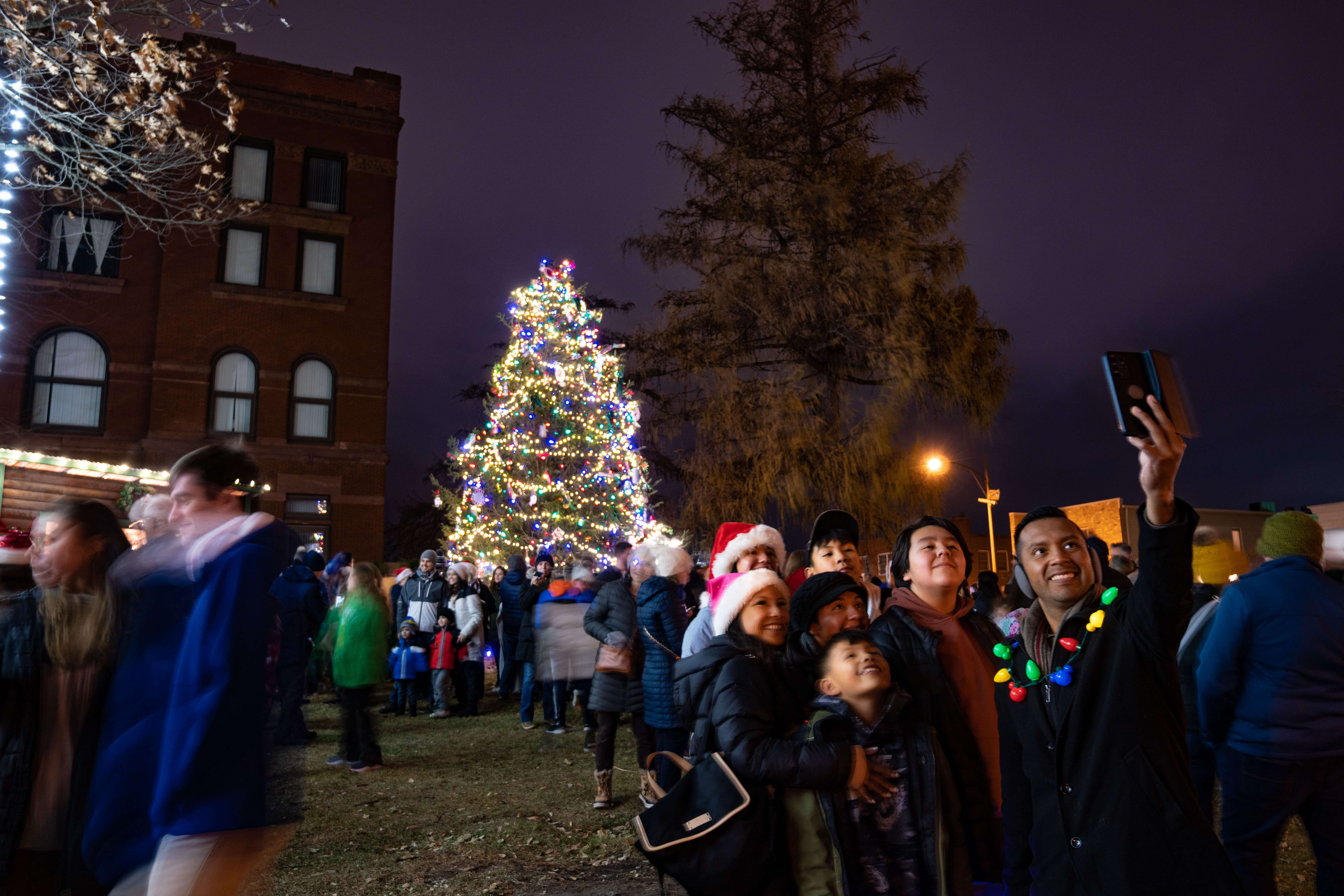 Geneva Christmas Walk | Enjoy Illinois