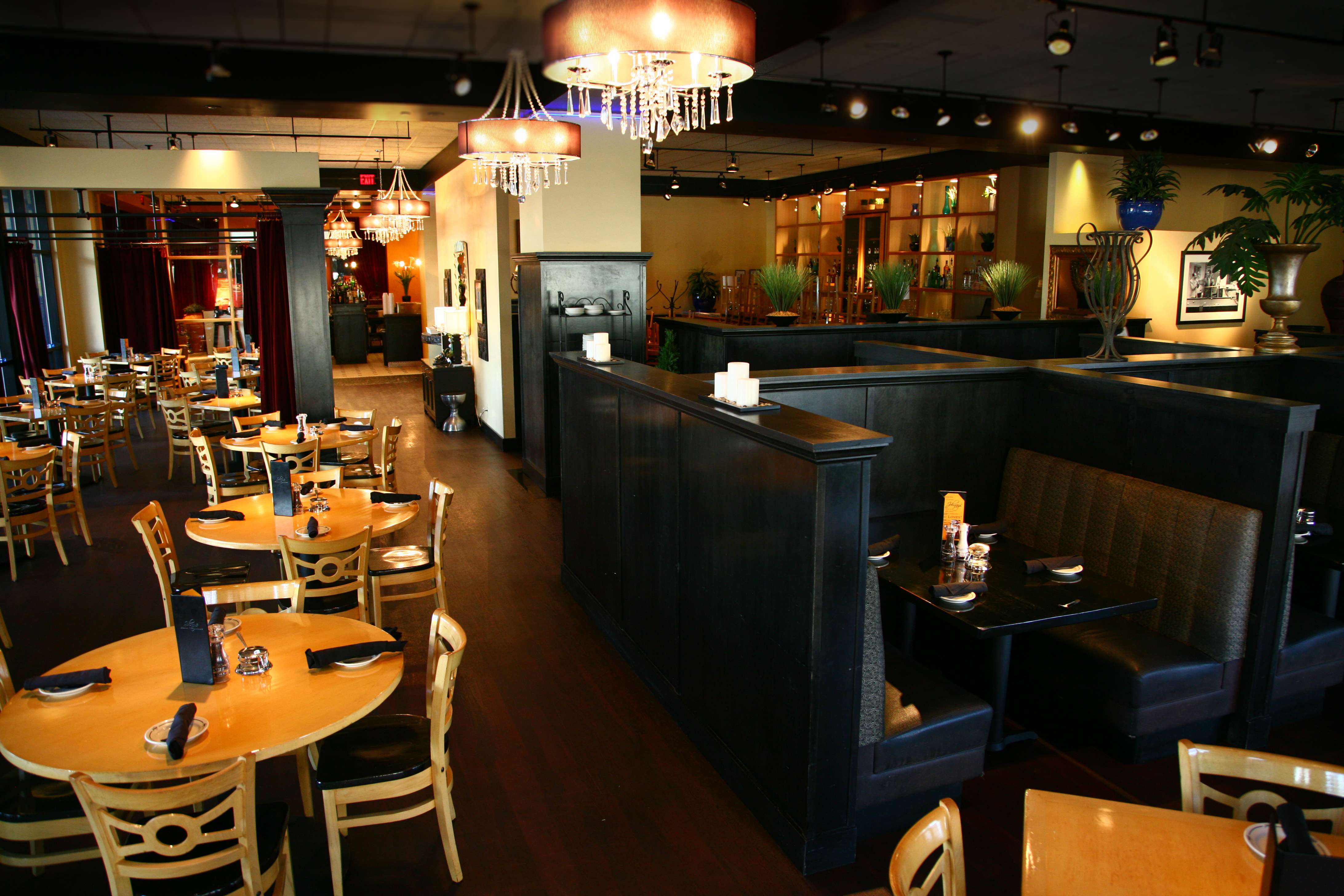 Johnny's Italian Steakhouse - Moline | Enjoy Illinois