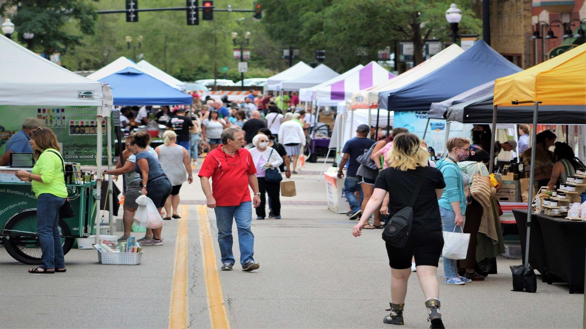 Downtown Elgin Market | Enjoy Illinois