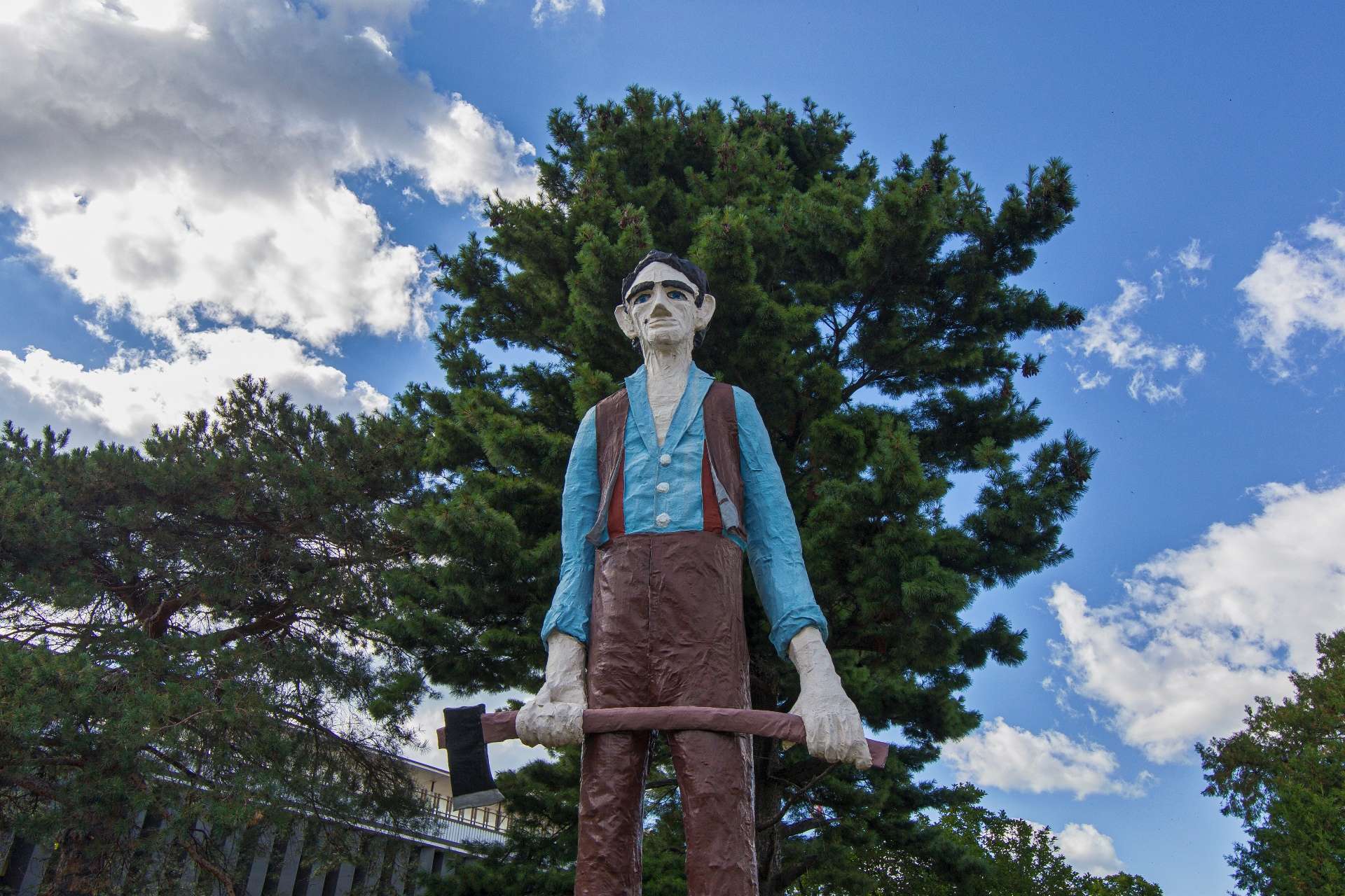 Abe Lincoln Rail Splitter Statue | Enjoy Illinois