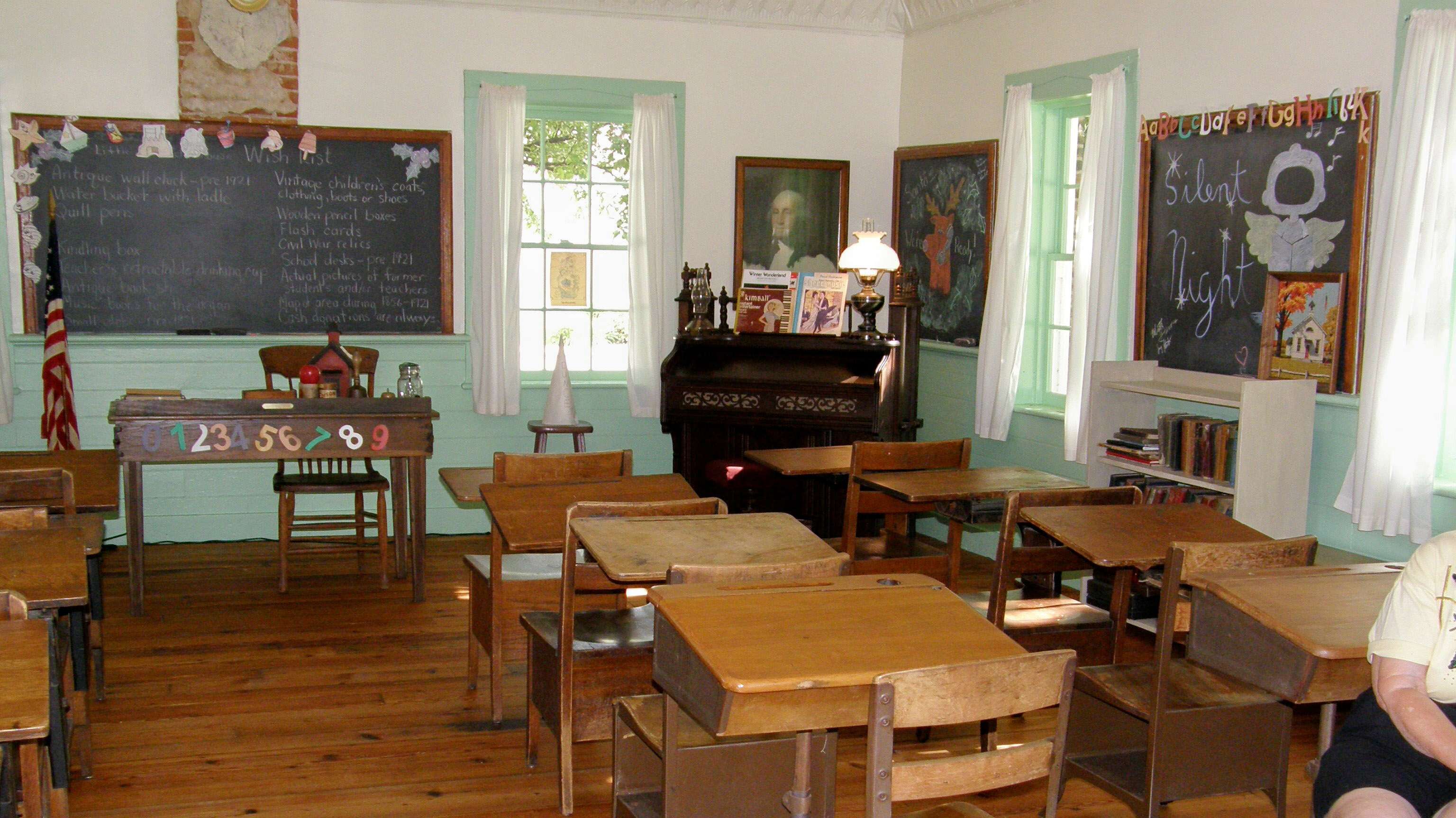 Little Red Schoolhouse | Enjoy Illinois