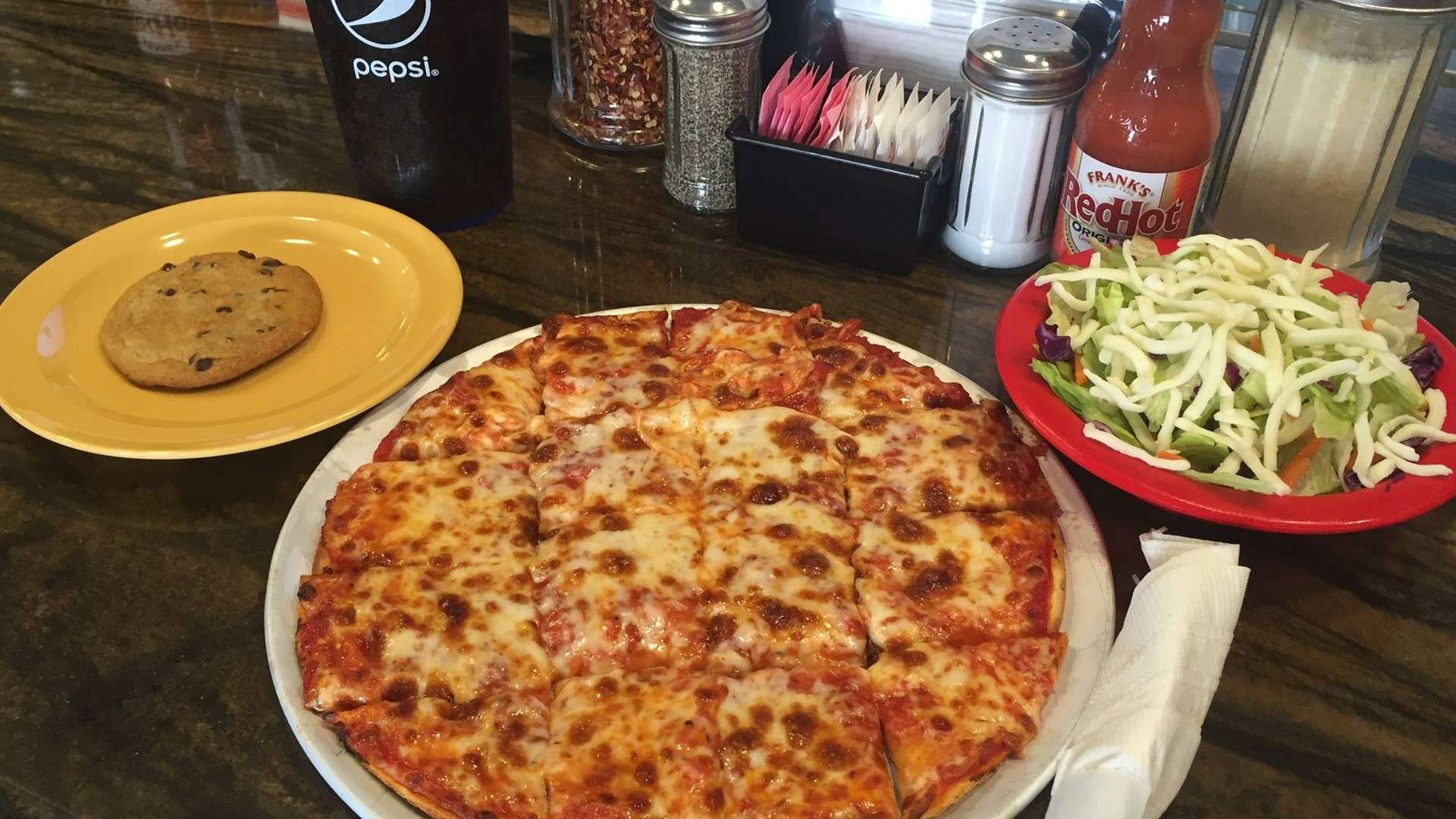 Lu Lu's Pizza & Gaming | Enjoy Illinois