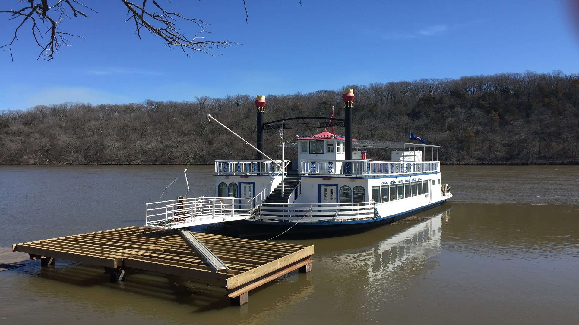 Pride of Oregon Paddle Wheel Boat | Enjoy Illinois