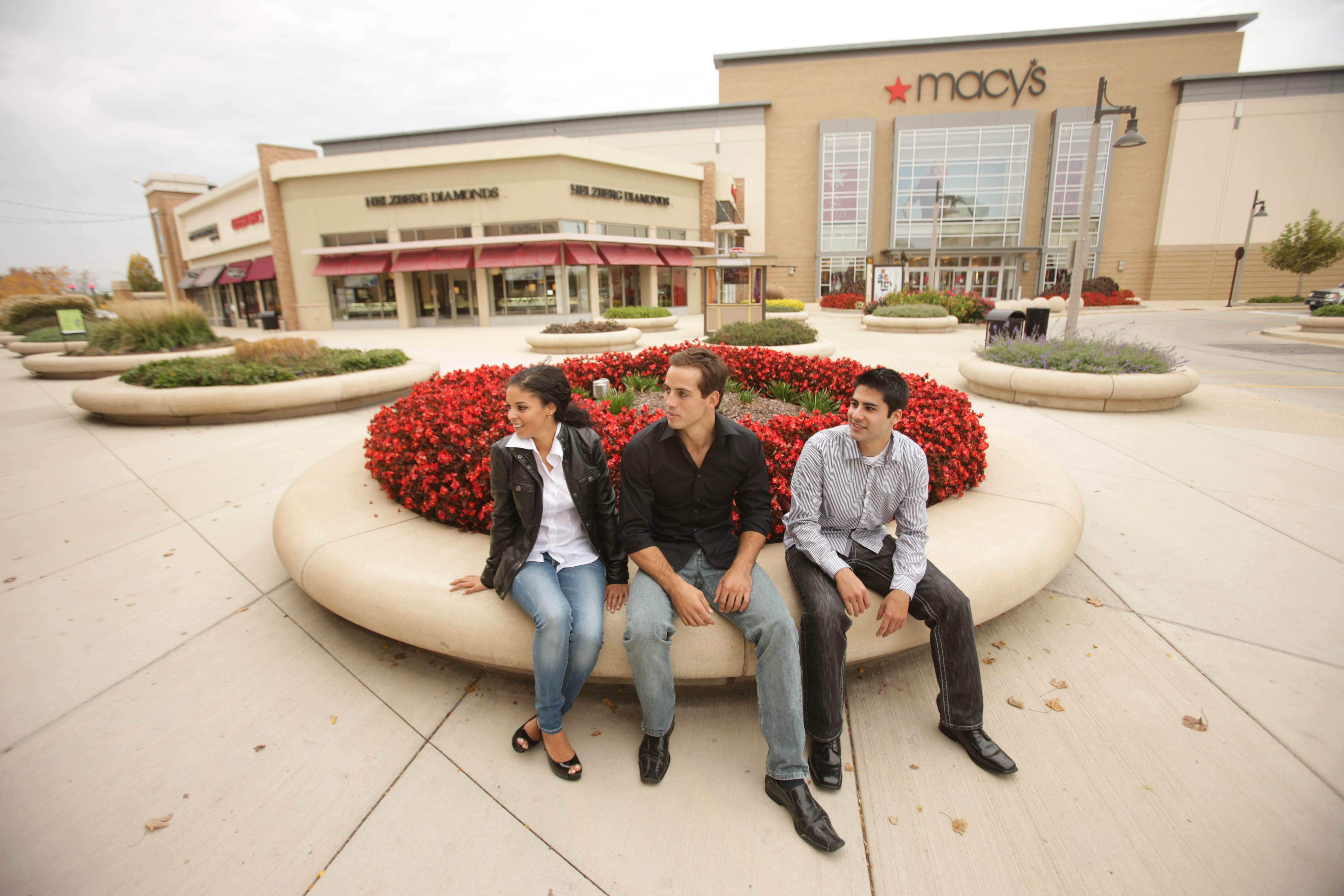 The Promenade Bolingbrook | Enjoy Illinois