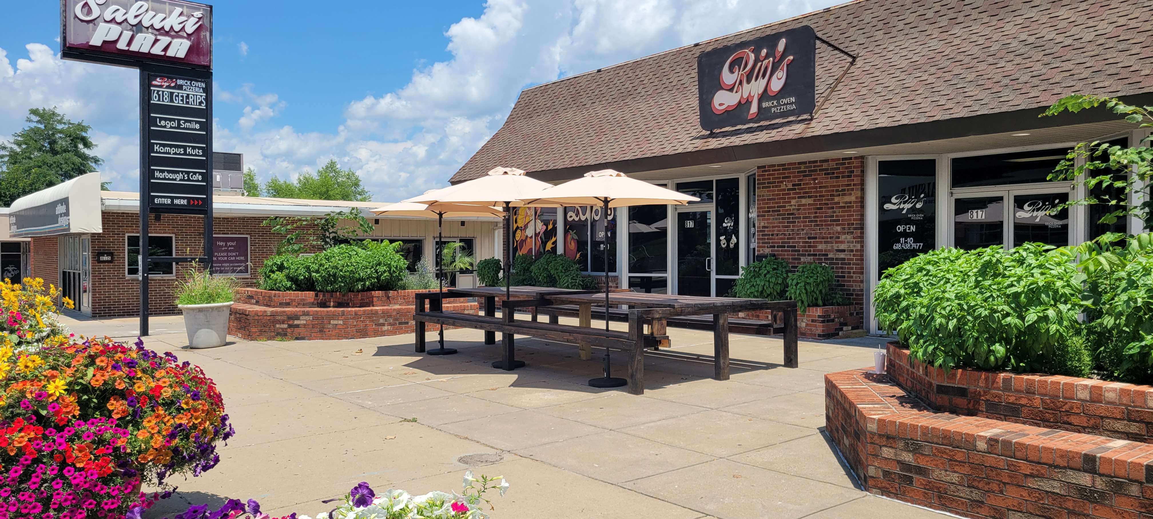 Rip's Brick Oven Pizzeria | Enjoy Illinois