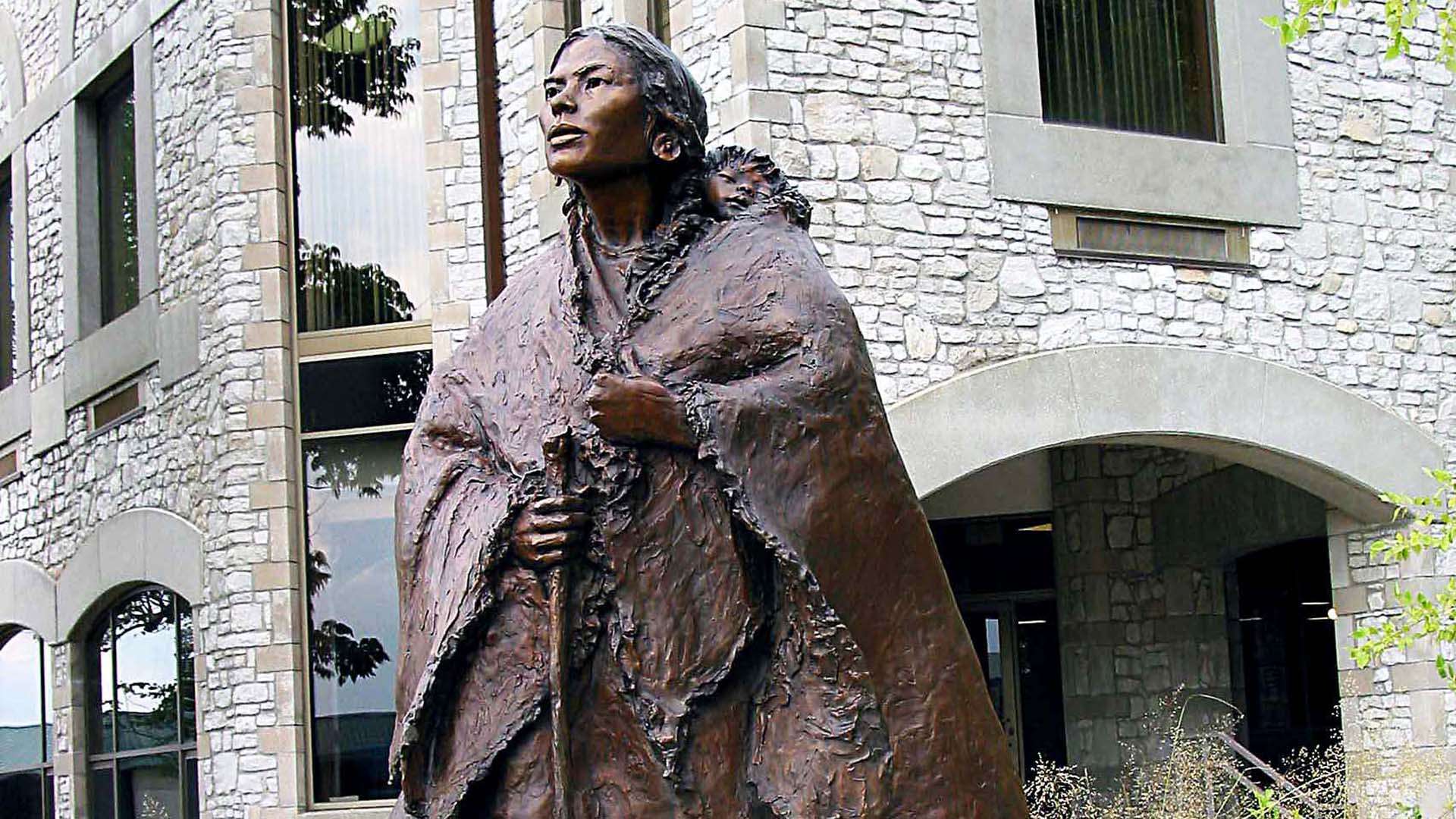 Sacagawea Statue | Enjoy Illinois