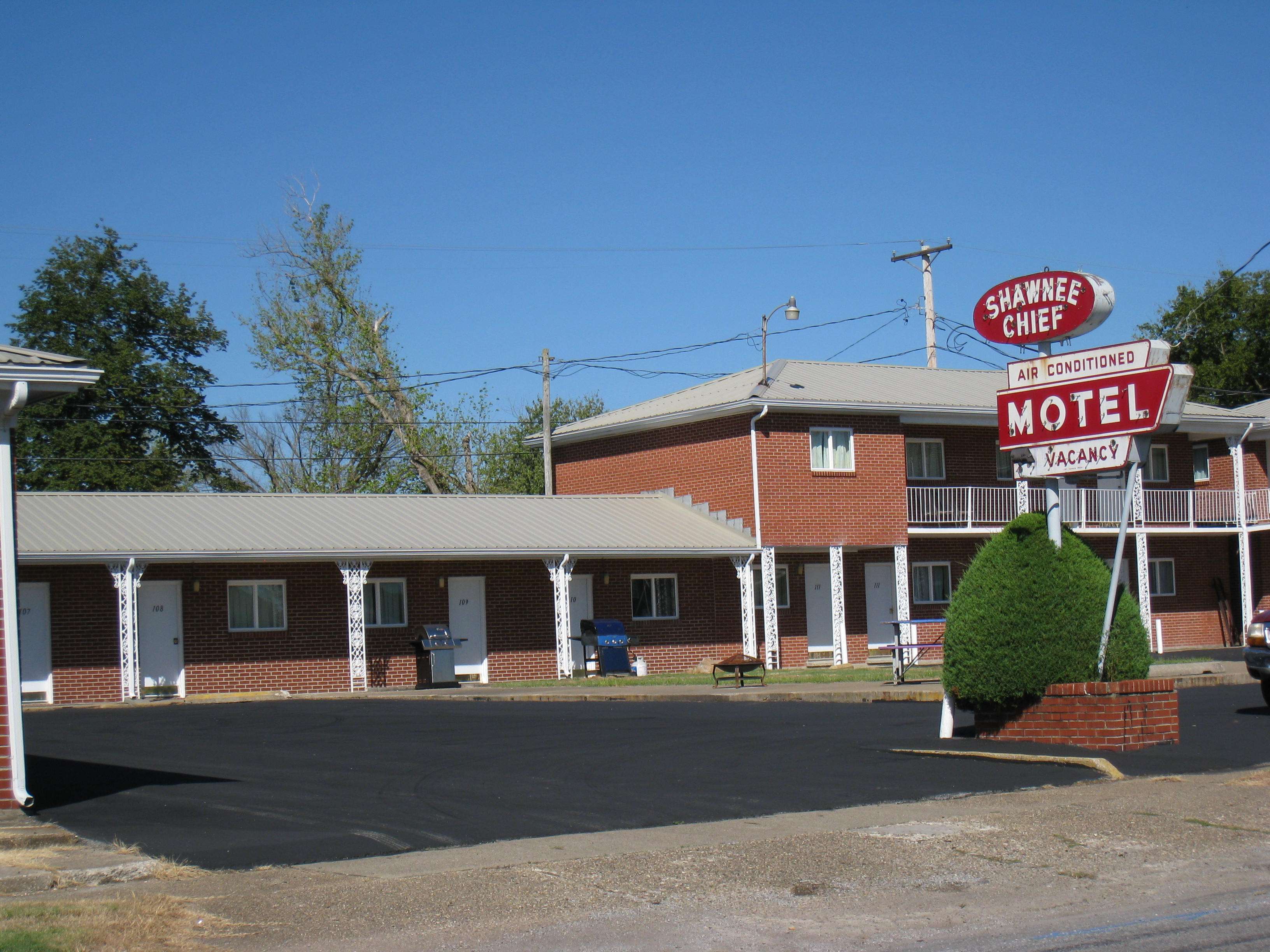 Shawnee Chief Motel | Enjoy Illinois
