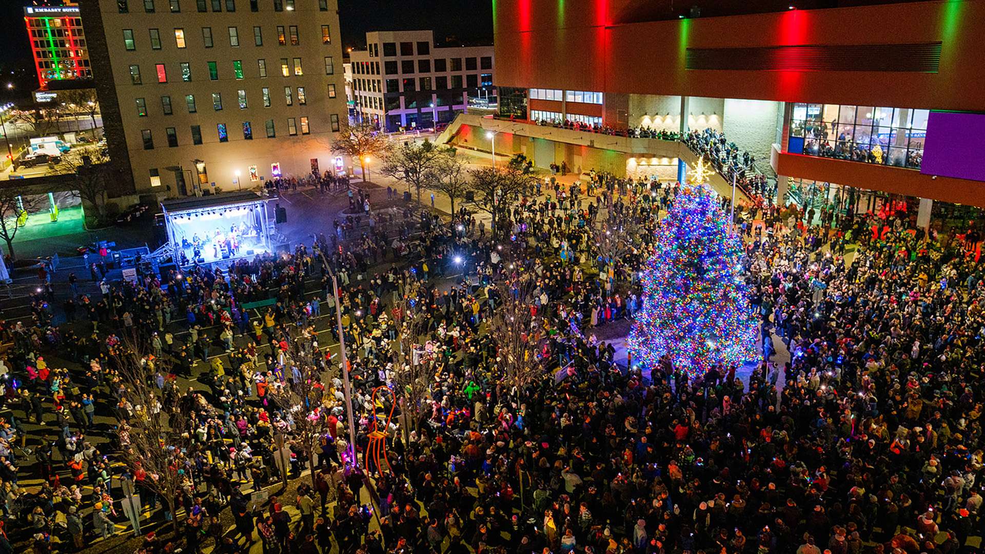 Annual "Stroll on State" Holiday Celebration | Enjoy Illinois