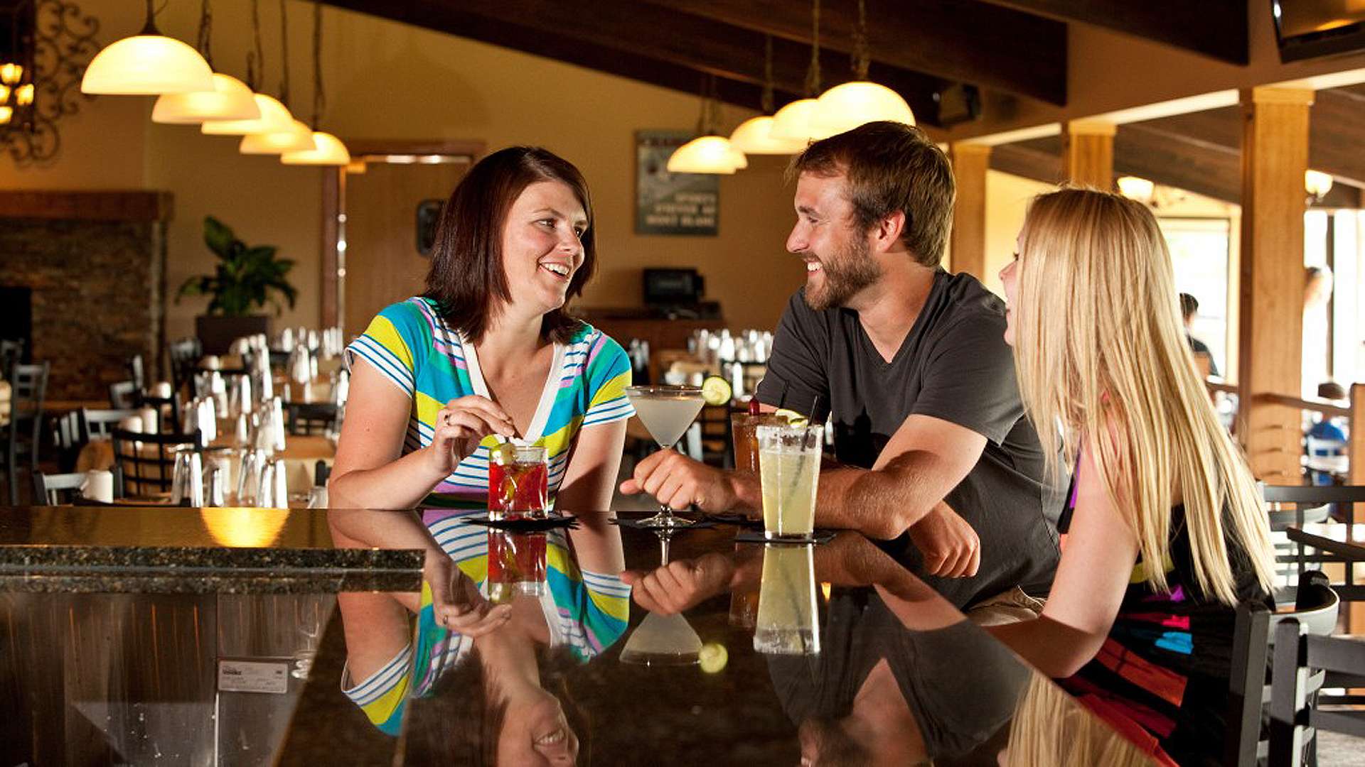 The Summit Food & Spirits | Enjoy Illinois
