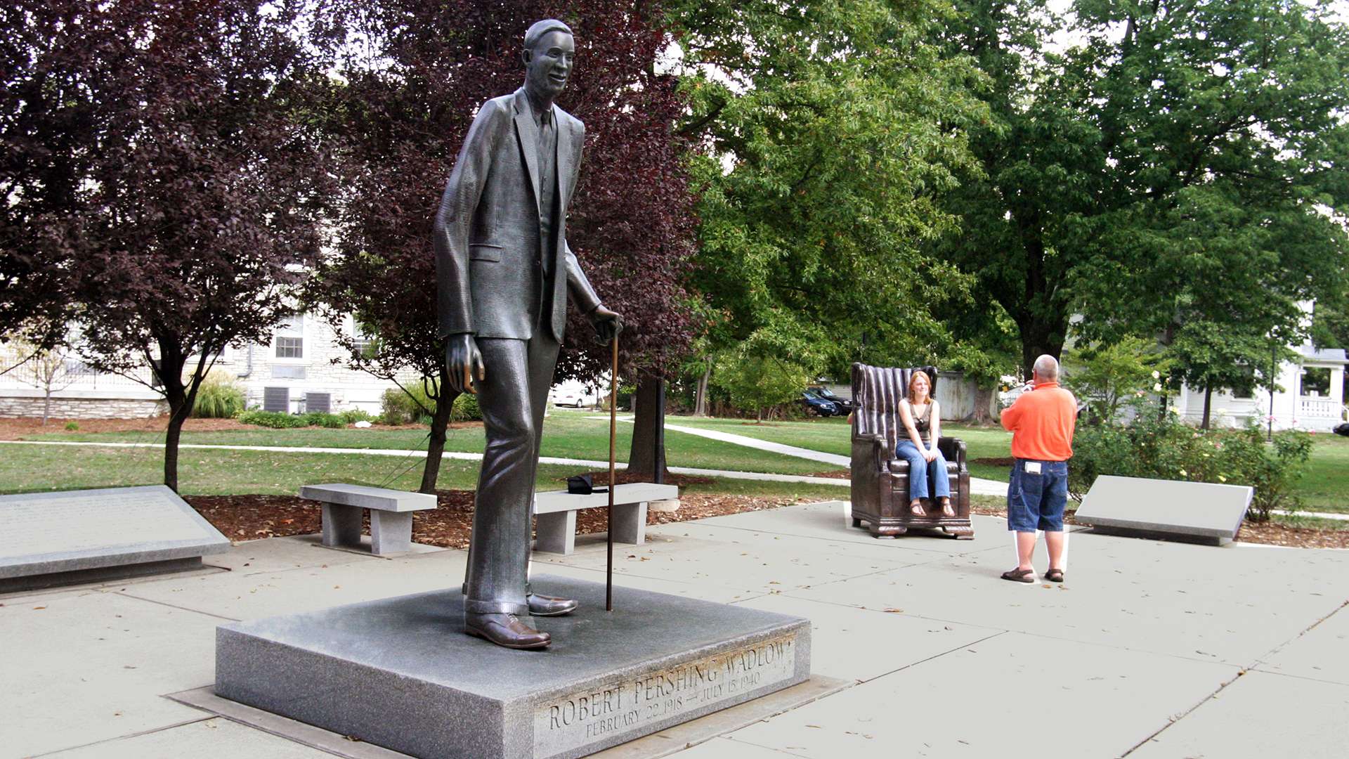 Robert Wadlow Statue | Enjoy Illinois | Enjoy Illinois