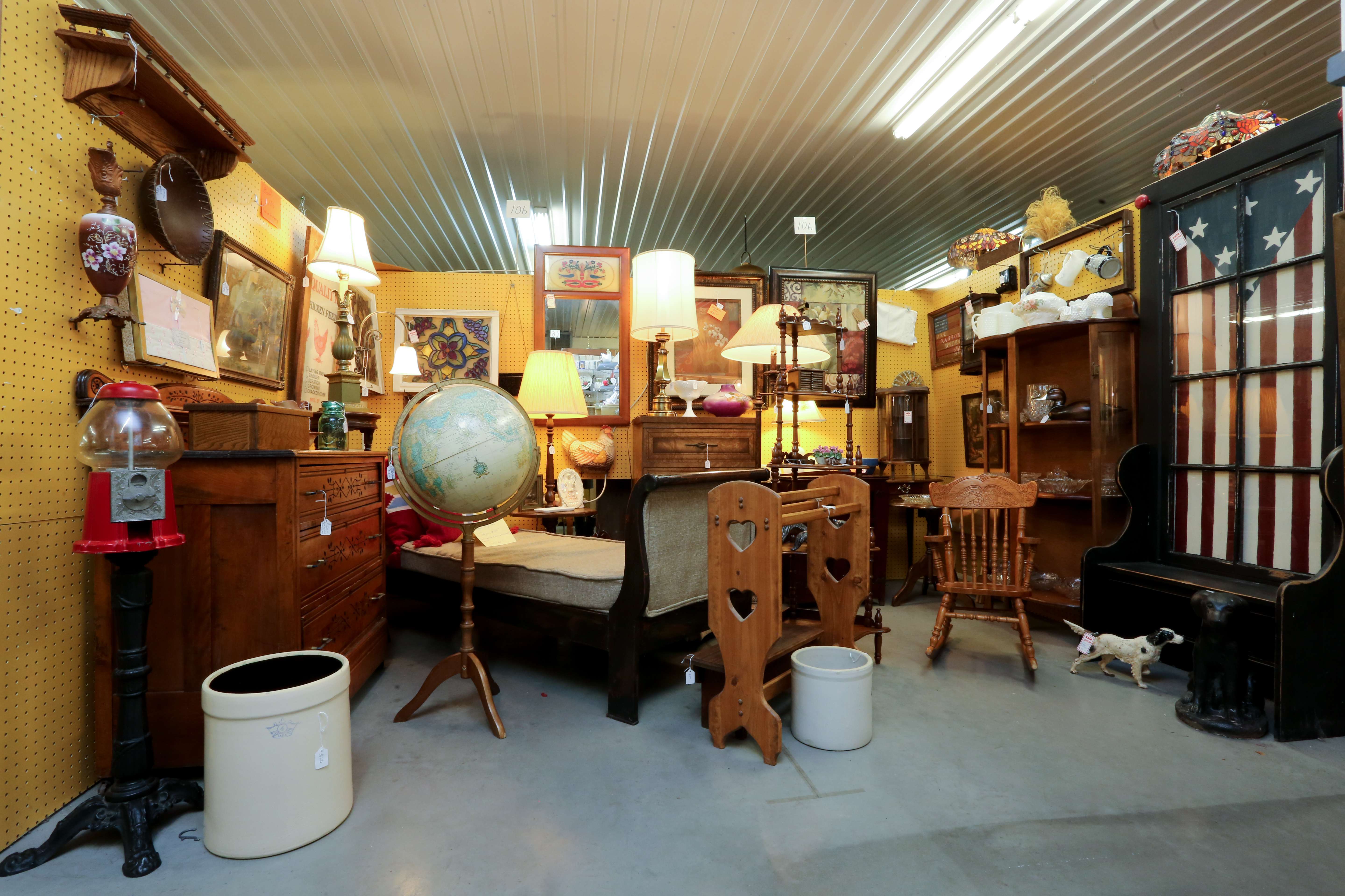Whitecotton Antique Mall | Enjoy Illinois