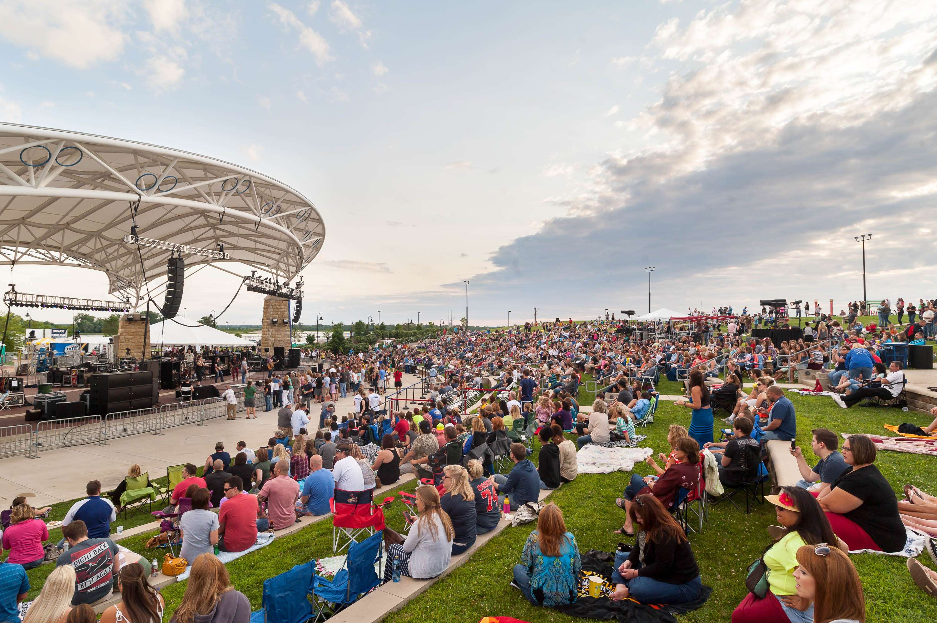 Liberty Bank Alton Amphitheater | Enjoy Illinois