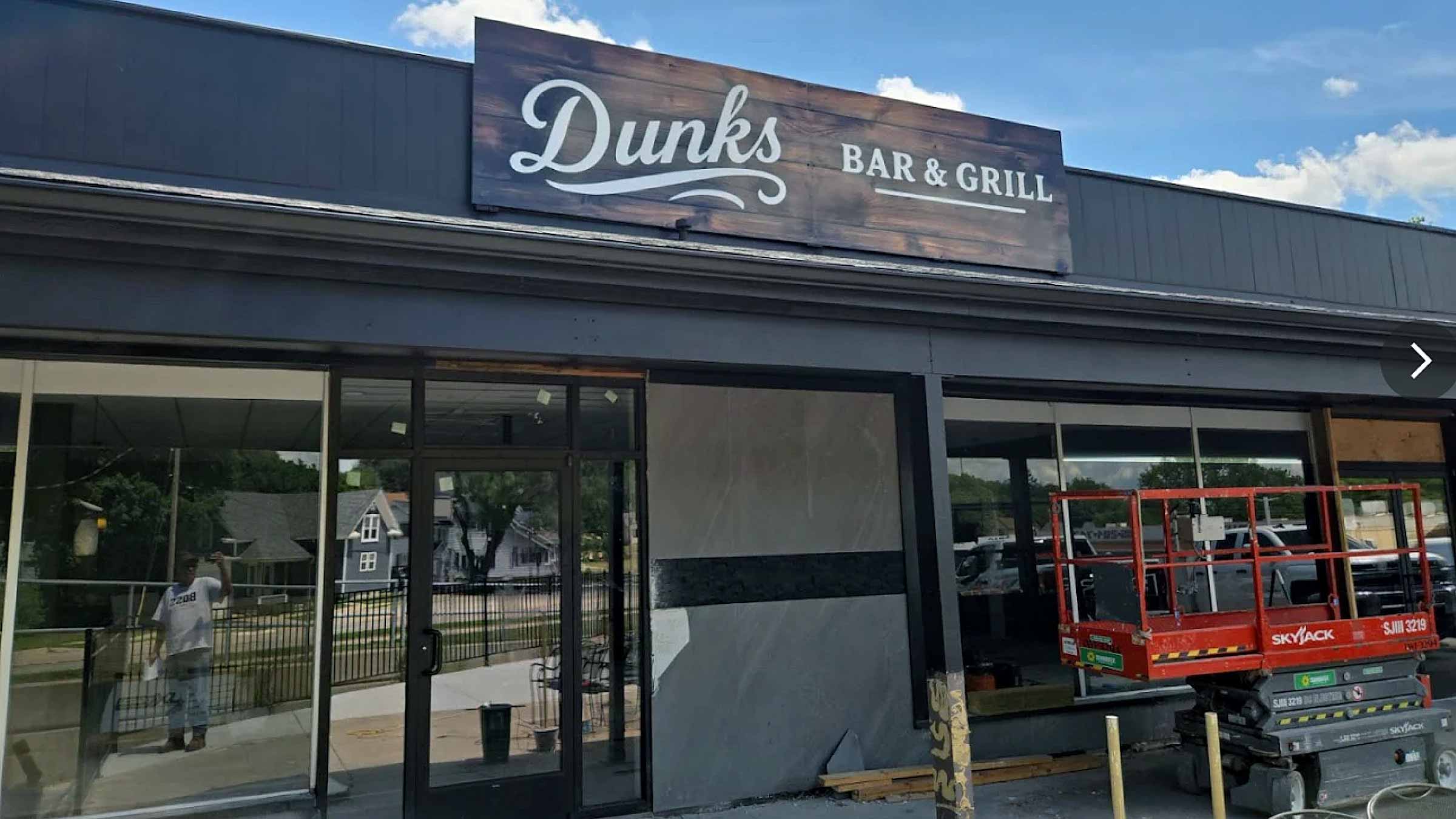 Dunk's Bar & Gril | Enjoy Illinois