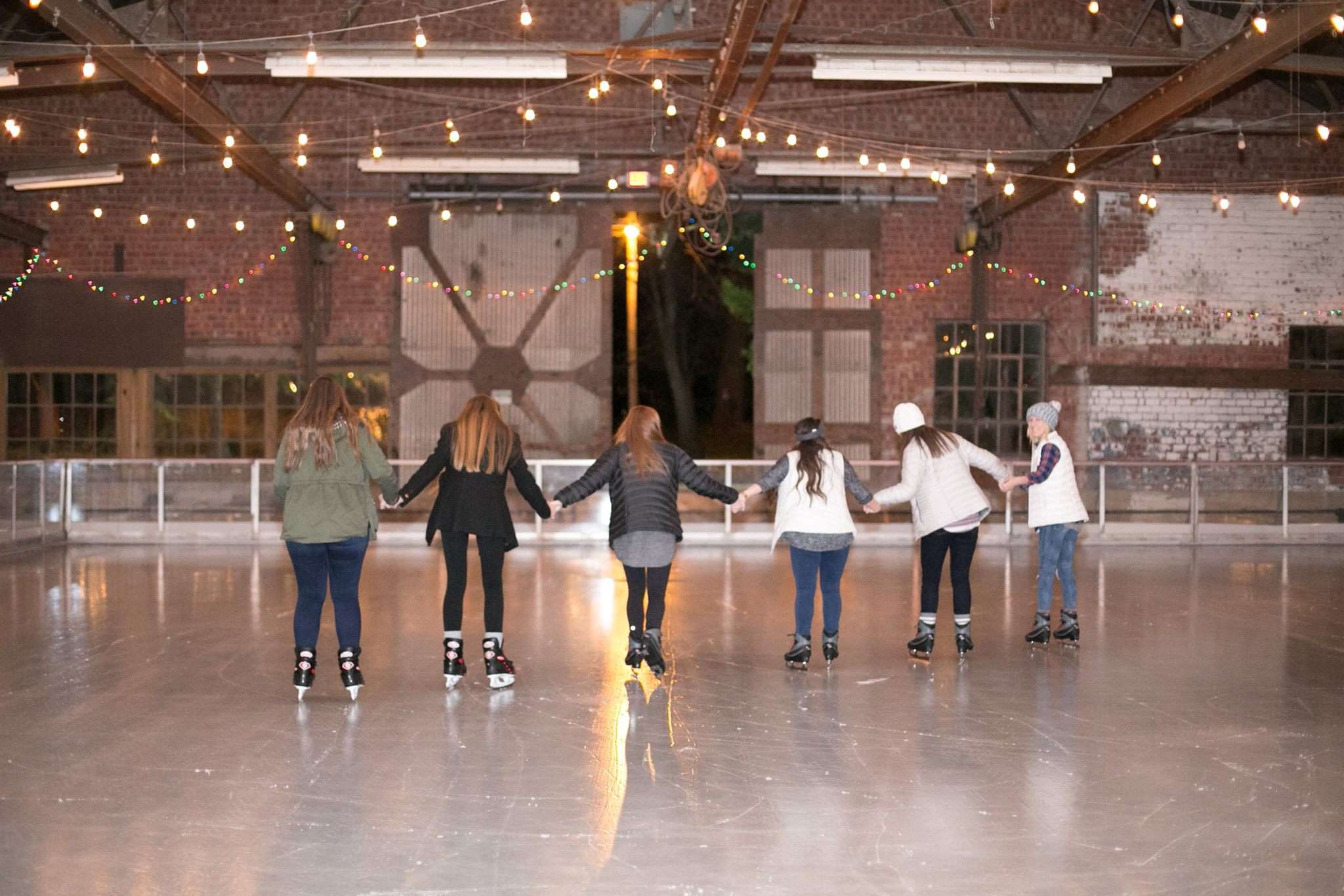 The Loading Dock Ice Rink | Enjoy Illinois