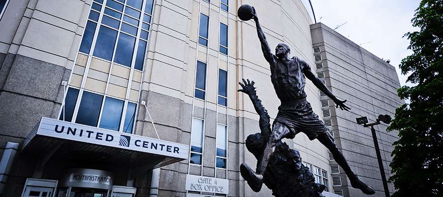 Michael Jordan Statue | Enjoy Illinois