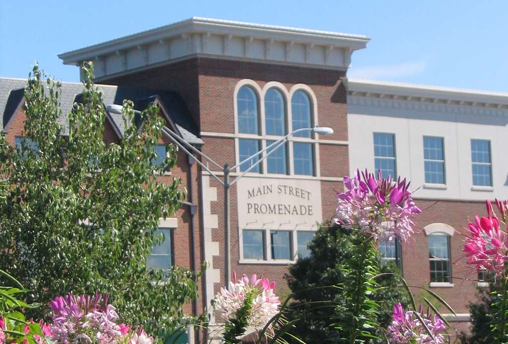 Main Street Promenade Naperville | Enjoy Illinois