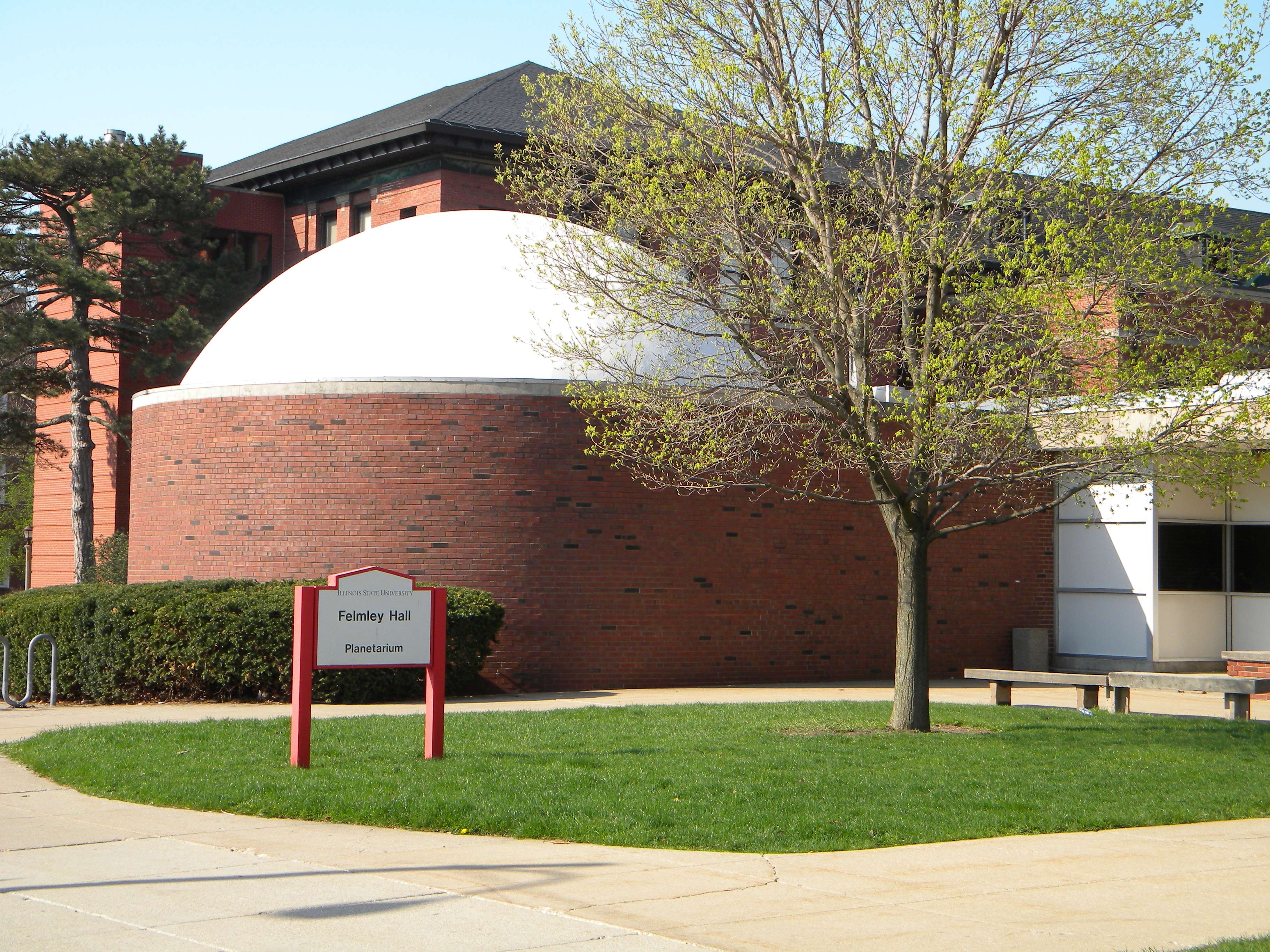 Illinois State University Planetarium | Enjoy Illinois