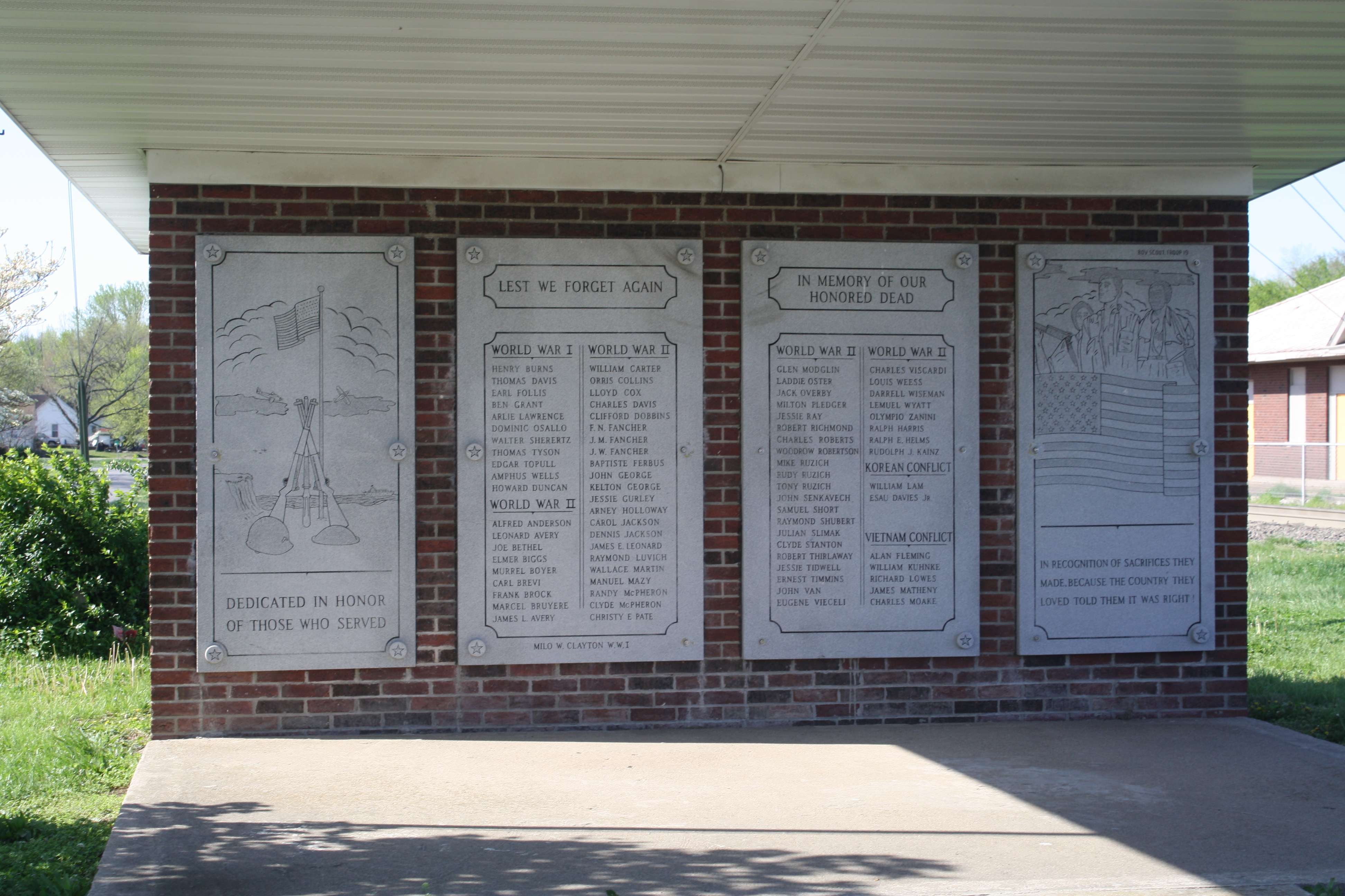 Fallen Soldier Veterans Memorial Wall | Enjoy Illinois