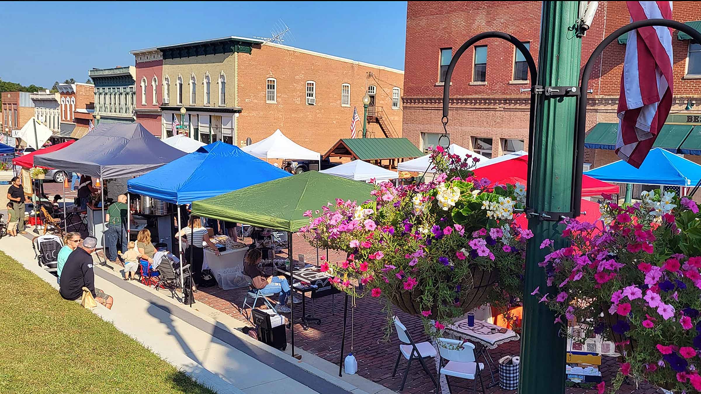 Mount Carroll Farmers Market | Enjoy Illinois