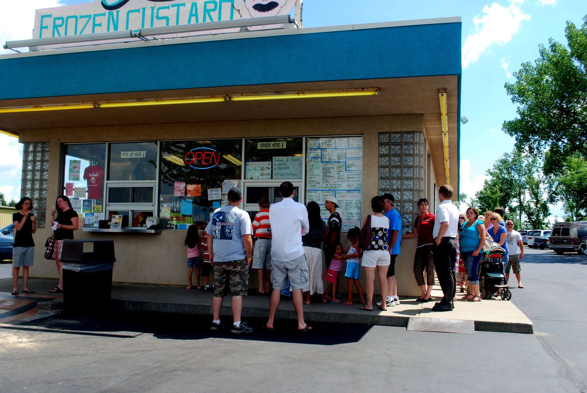 Ollie's Frozen Custard | Enjoy Illinois