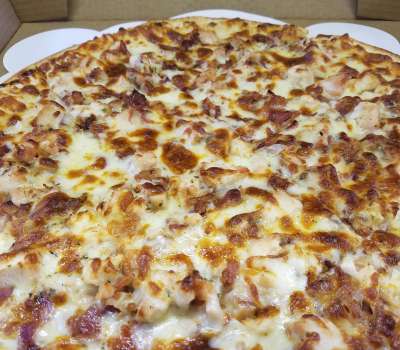 Halftime Restaurant, Pizza & Cocktails | Enjoy Illinois