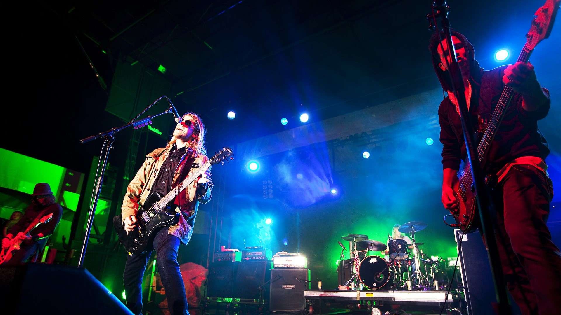 Puddle of Mudd with Saliva & Free Range Youth at the Devon Lakeshore ...