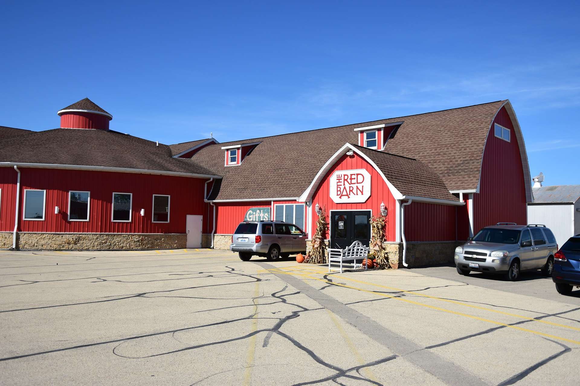 The Red Barn | Enjoy Illinois