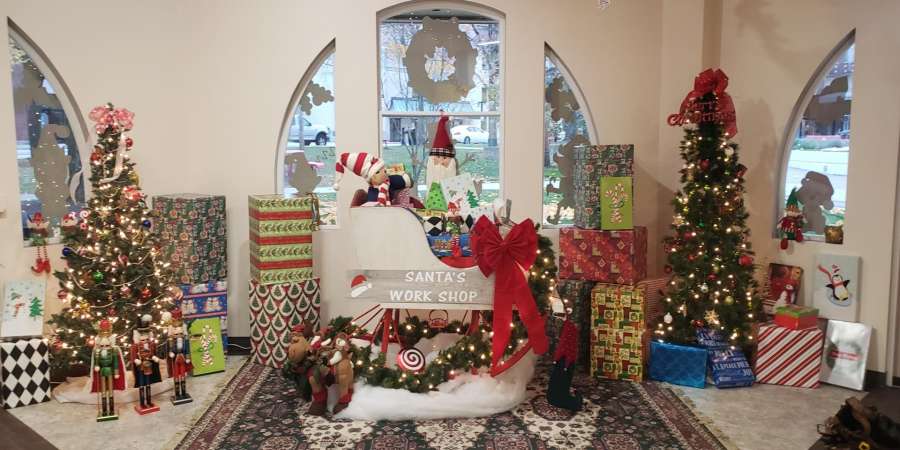 Decatur Christmas Walk in Downtown Decatur, IL | Enjoy Illinois