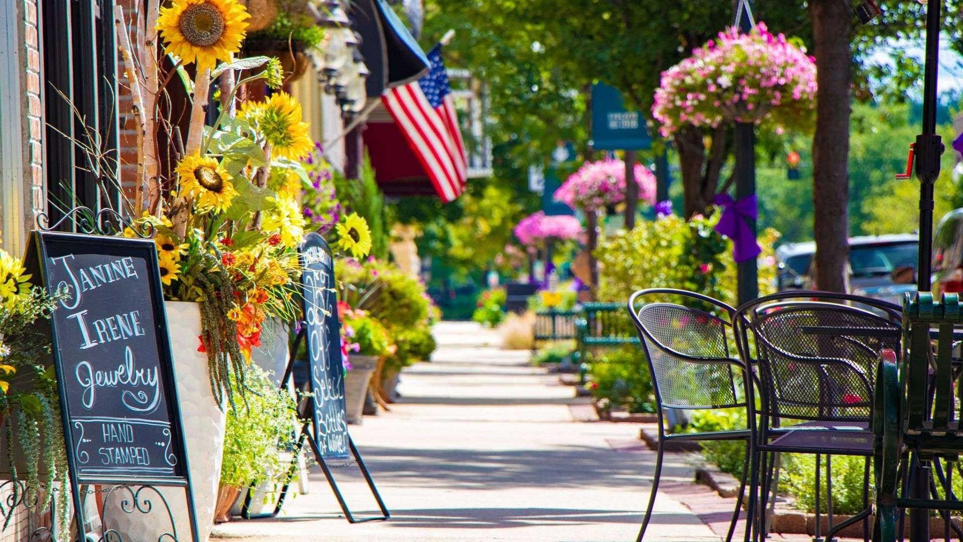 Wine and Art Walk | Enjoy Illinois